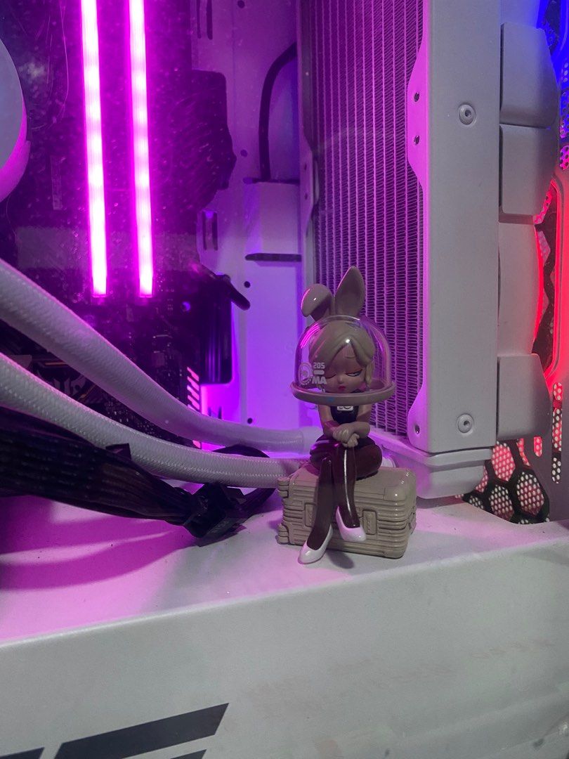 [POPMART LIMITED EDITION] POPMART MOLLY X HELLO KITTY COLLECTOR'S ...